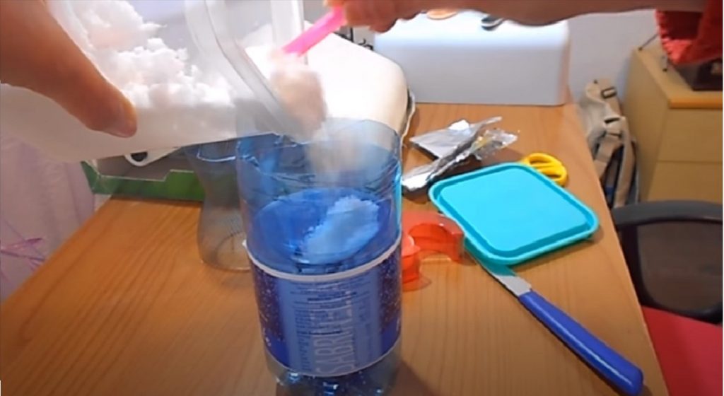 Come fare un assorbi umidità fatto in casa con un ingrediente di uso comune